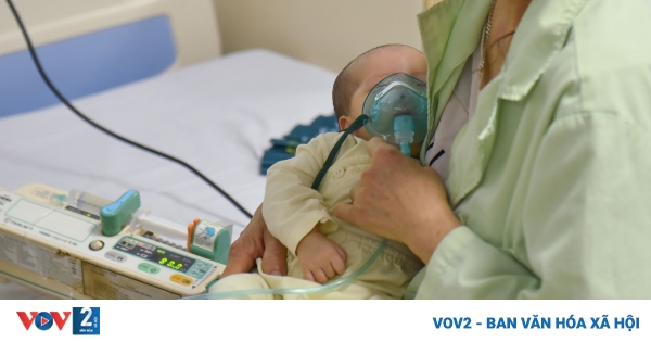 [infographic] Nhận biết trẻ nhiễm virus RSV gây viêm phổi | VOV2.VN
