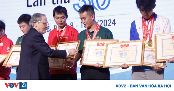 Hai sinh viên xuất sắc đoạt giải "kép" Olympic Toán học toàn quốc